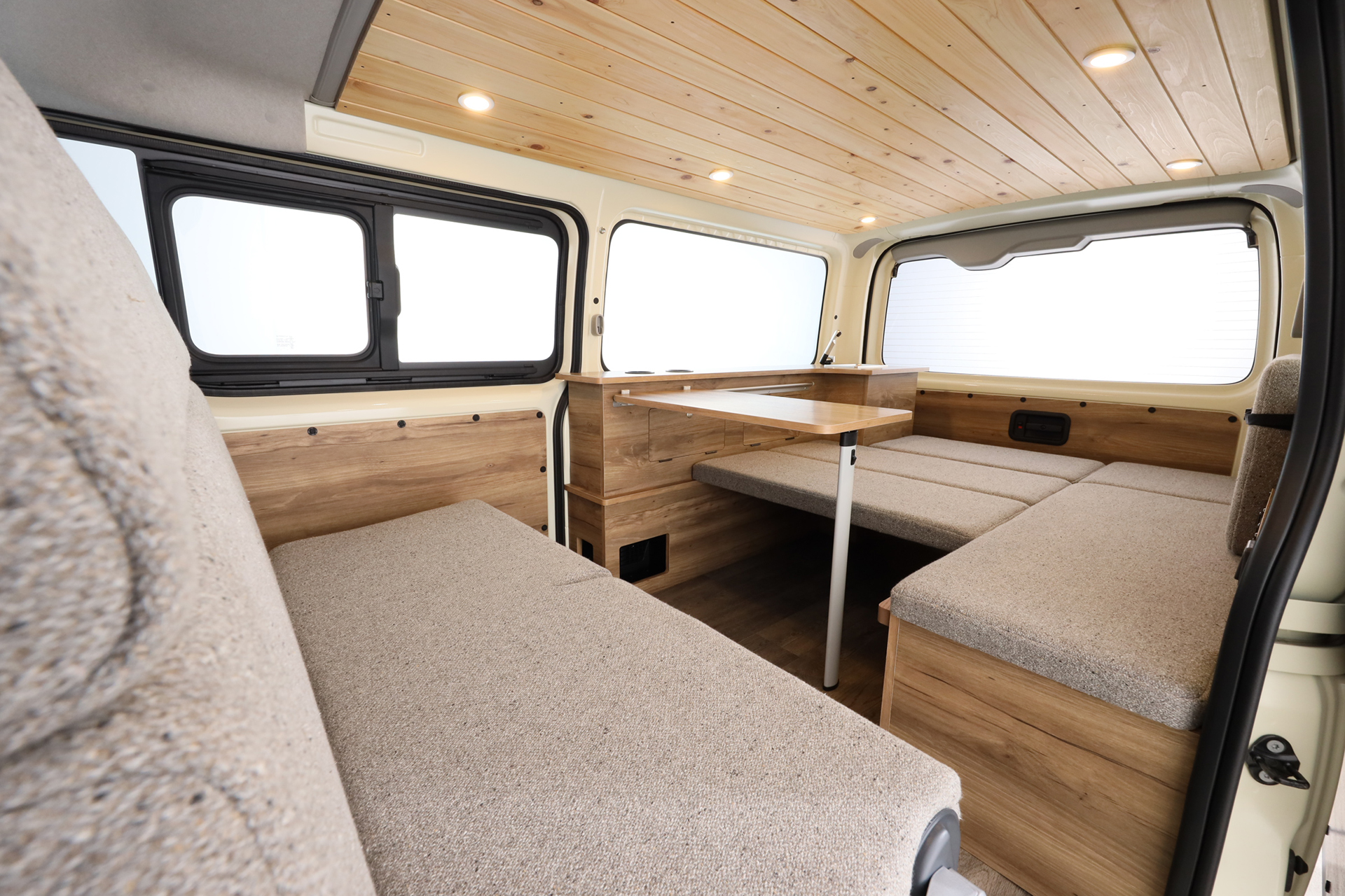 HIACE BASE NAGOYAオープンのお知らせ | FLEXコーポレートサイト